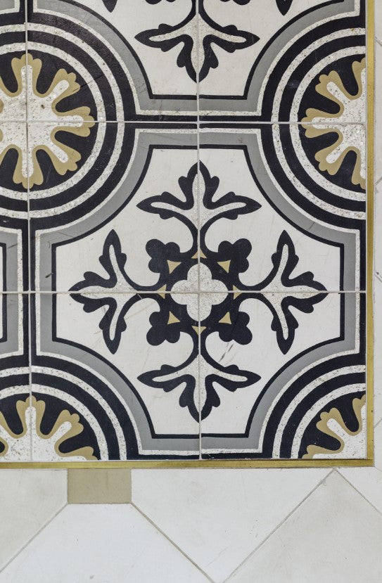 LAVISH Obsidian 8" – Desire Tile