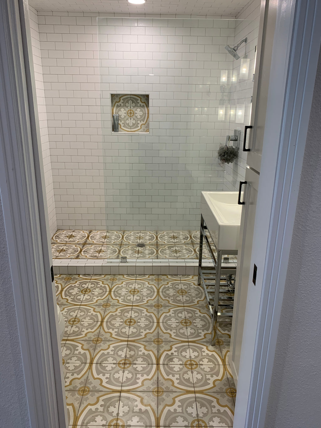 BATHROOMS,,,,,, – Desire Tile